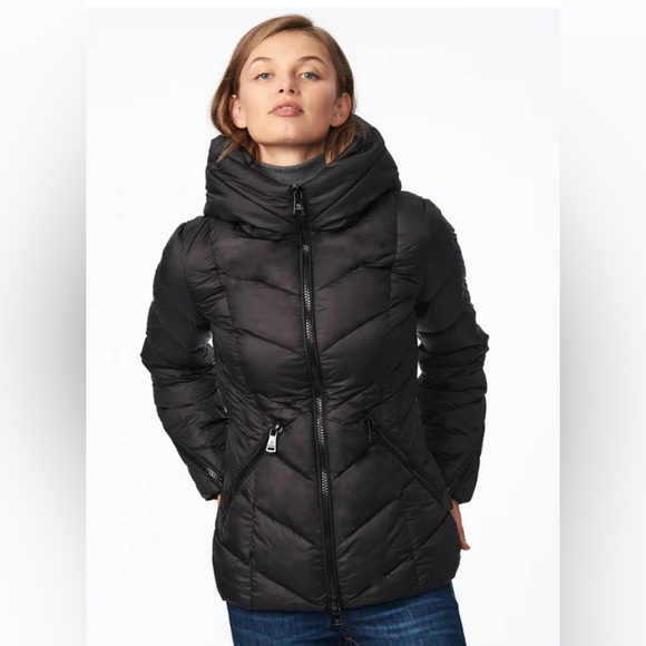Bernardo | Jackets & Coats | Bernardo Packable Hooded Puffer With Zip ...